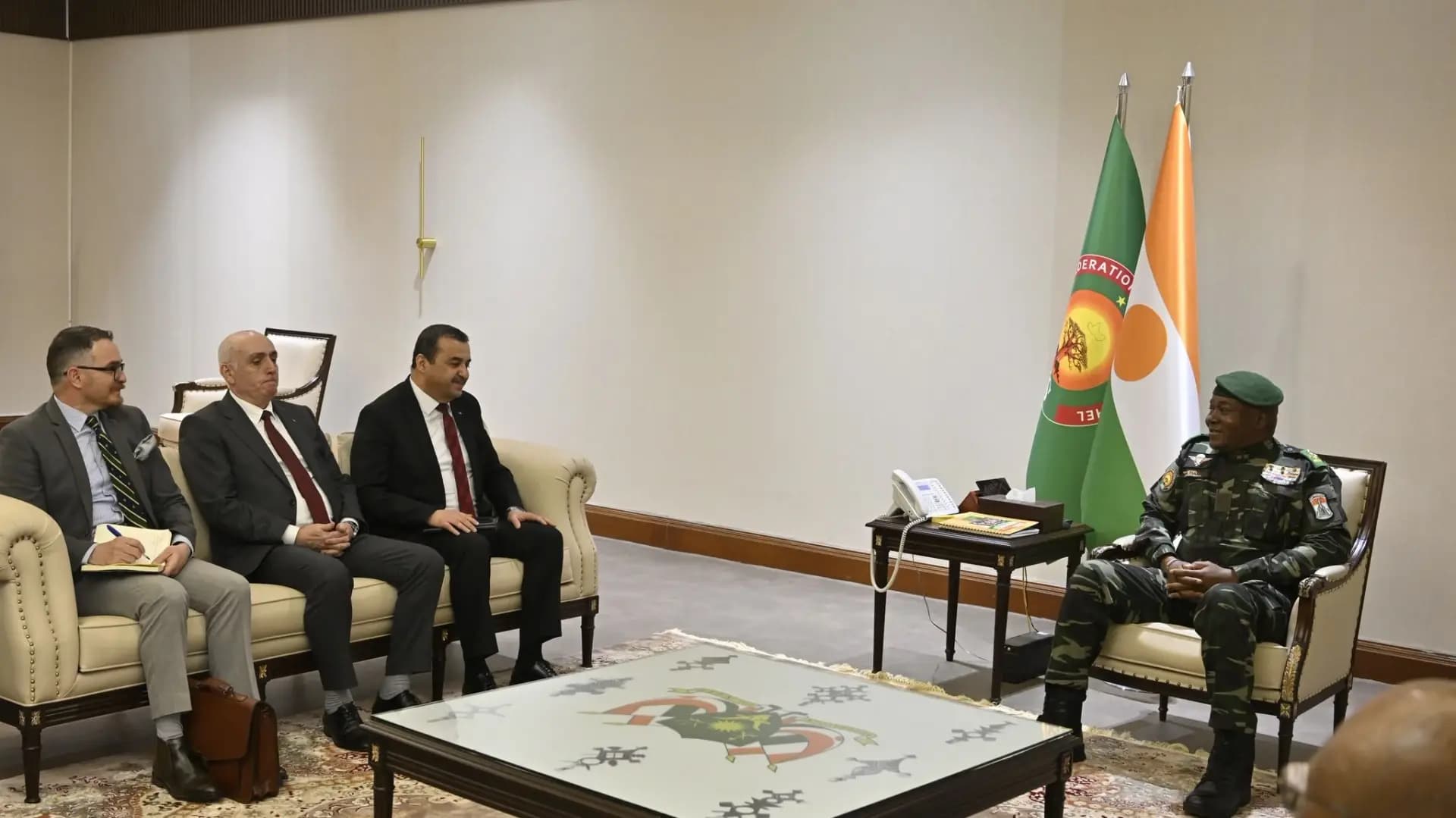 Arkab reçu à Niamey par le président de la République du Niger ...