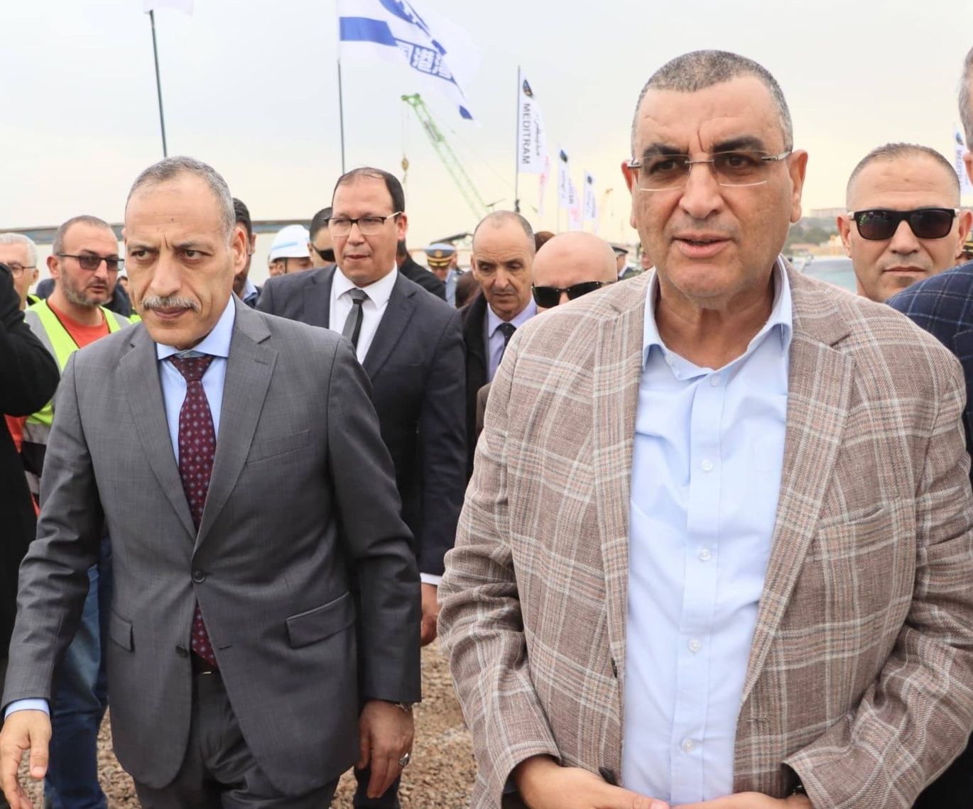 M. Djellaoui inspecte le projet d'extension du port phosphatier d ...