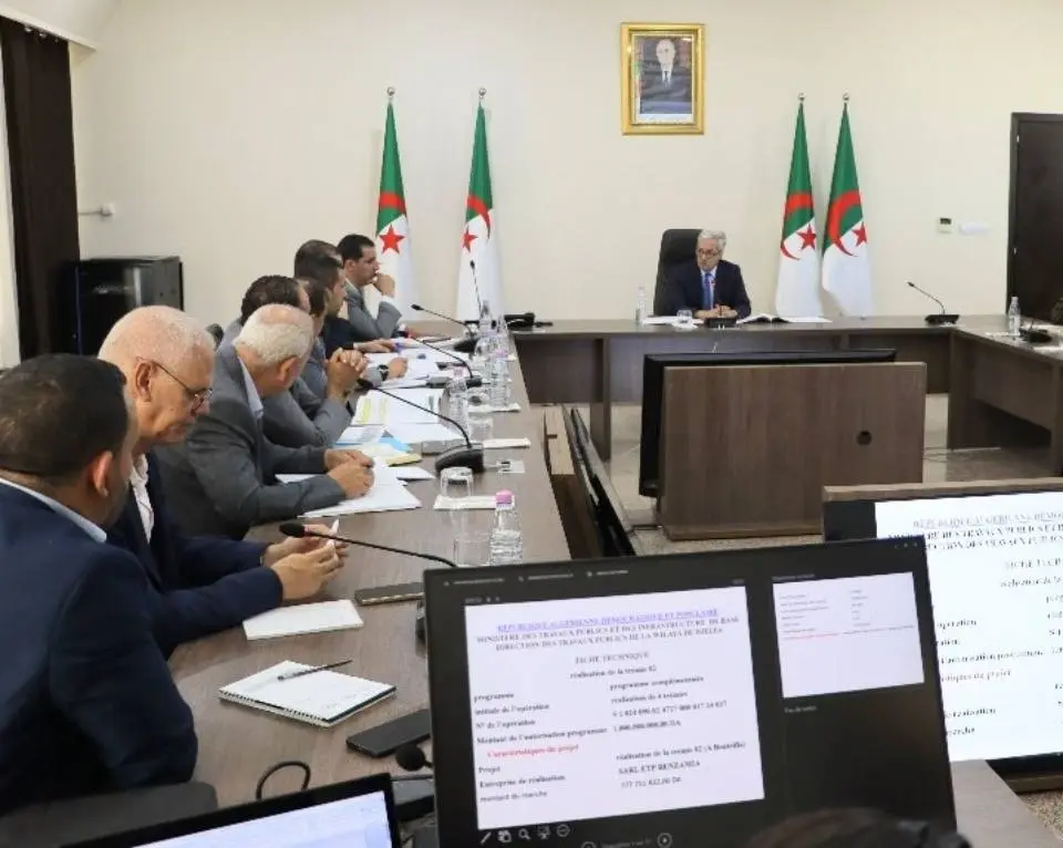 Réunion au ministère des Travaux publics pour débattre de l'état des ...